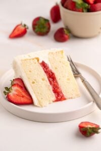 4 Ingredient Strawberry Cake Filling (Fresh or Frozen Berries ...