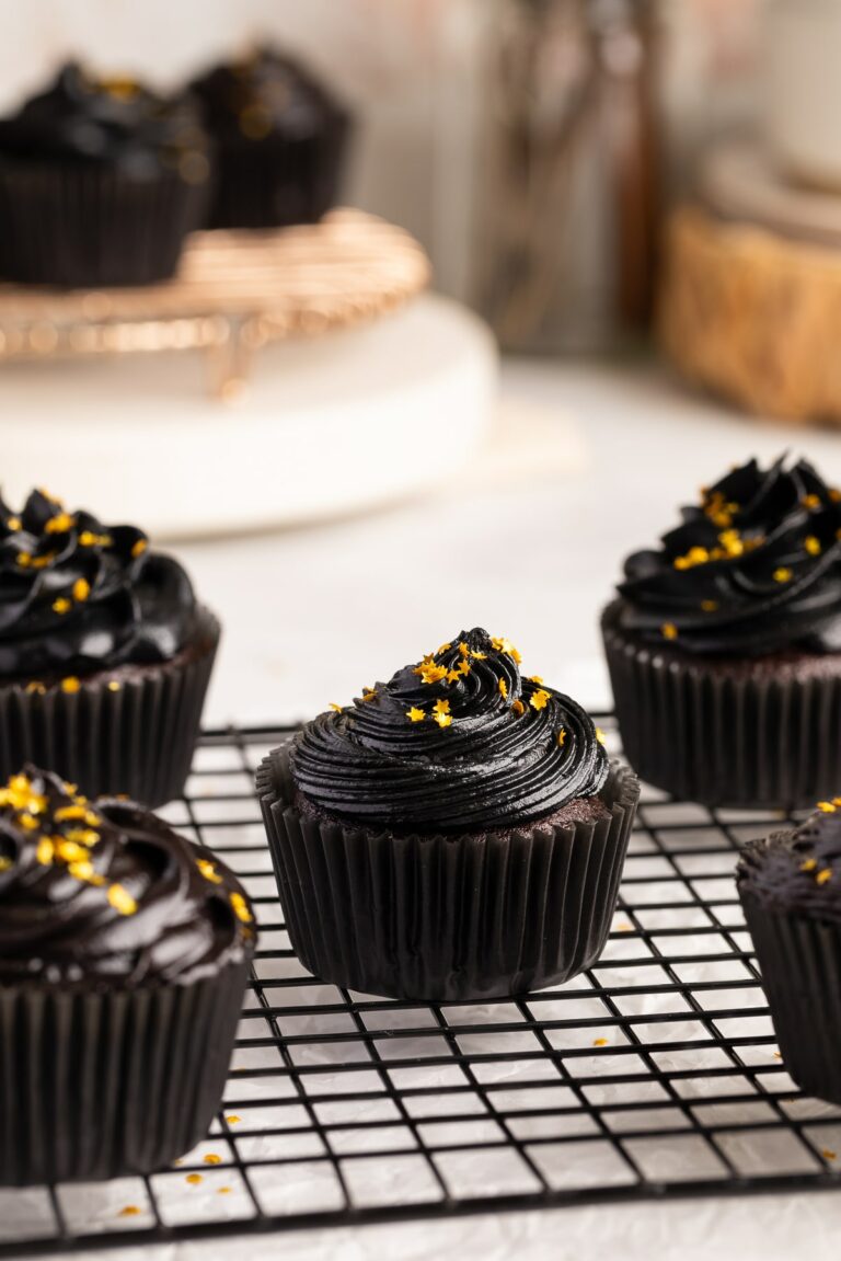 15 Minute Black Frosting (with and without food dye) - Partylicious