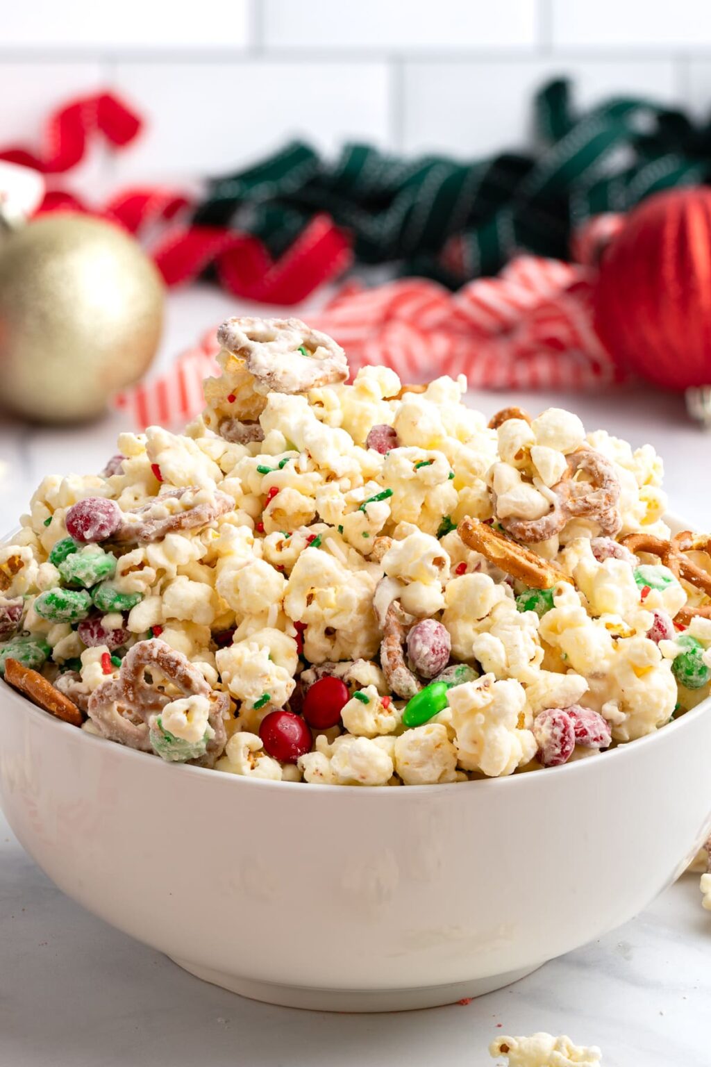 Christmas Popcorn Recipe (Christmas Crunch) - Partylicious